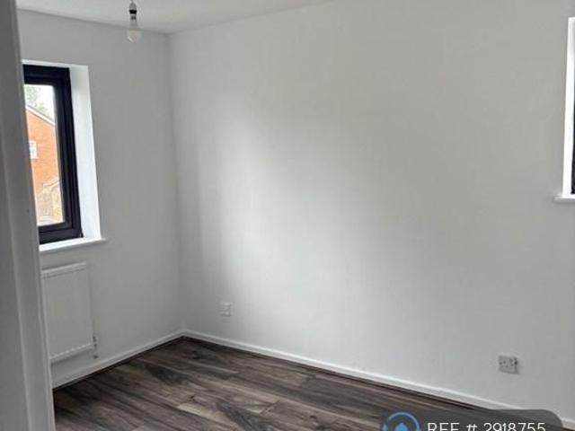 2 bedroom end of terrace house to rent