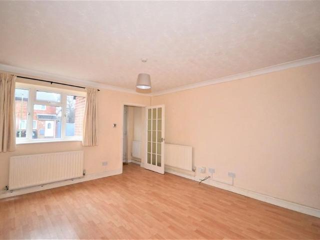 2 bedroom end of terrace house to rent