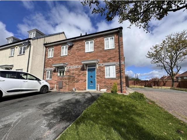 2 bedroom end of terrace house to rent