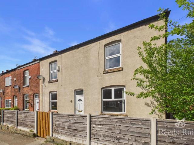 2 bedroom end of terrace house to rent