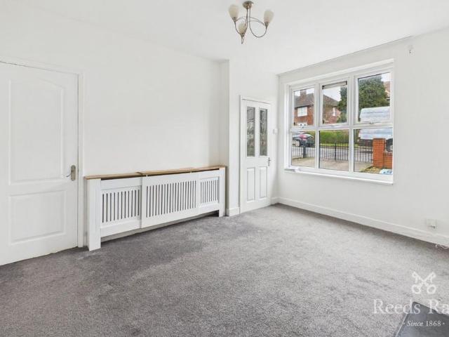 2 bedroom end of terrace house to rent