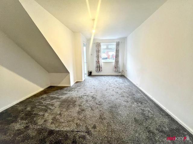 2 bedroom end of terrace house to rent