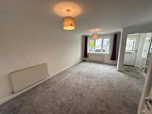 2 bedroom end of terrace house to rent