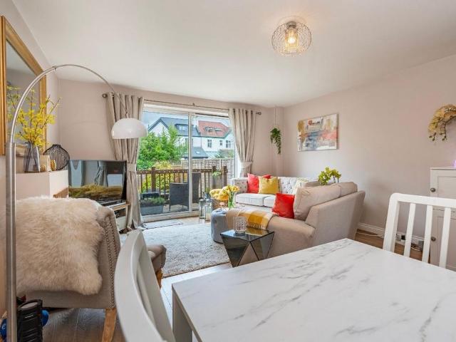 2 bedroom end of terrace house to rent