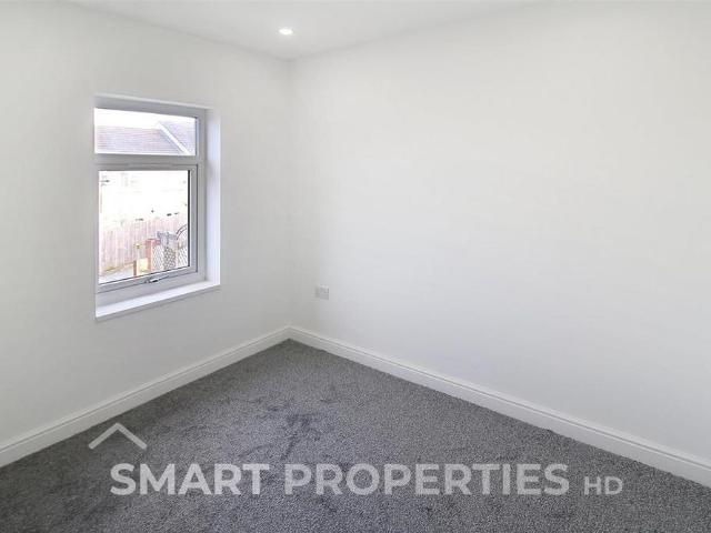 2 bedroom end of terrace house to rent