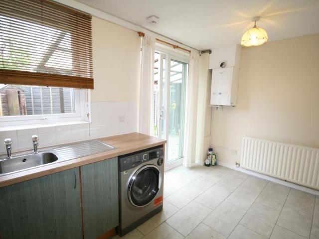 2 bedroom end of terrace house to rent