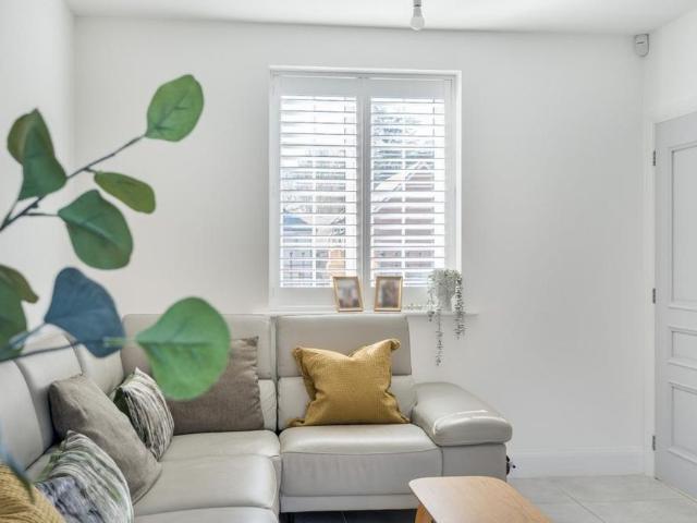 2 bedroom end of terrace house to rent