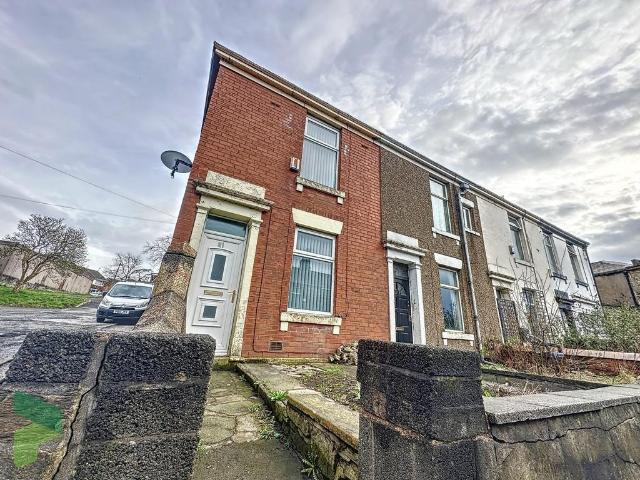 2 bedroom end of terrace house to rent