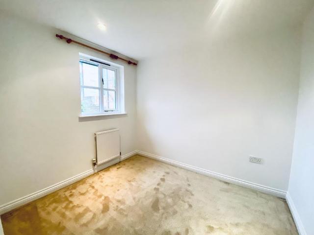 2 bedroom end of terrace house to rent