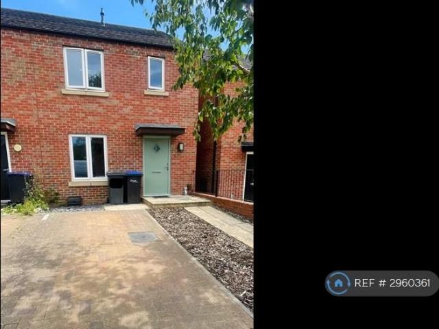 2 bedroom end of terrace house to rent