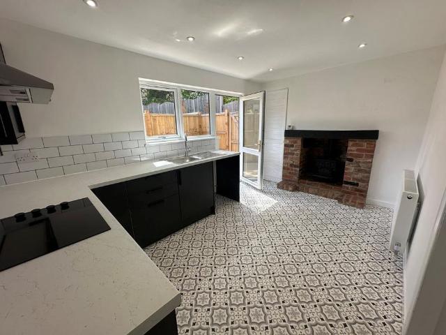 2 bedroom end of terrace house to rent
