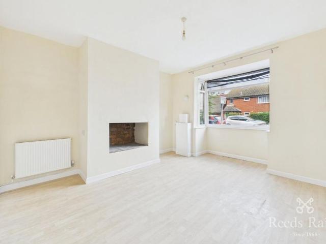 2 bedroom end of terrace house to rent