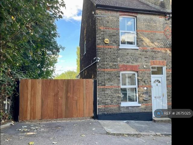 2 bedroom end of terrace house to rent