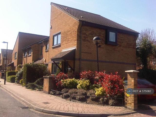 2 bedroom end of terrace house to rent