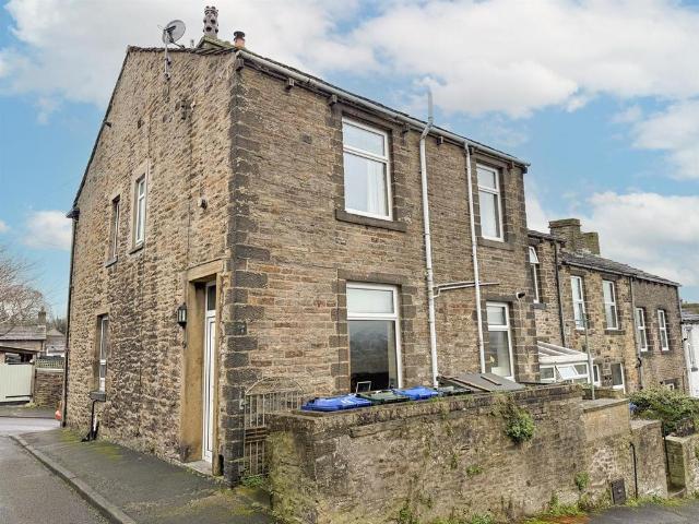 2 bedroom end of terrace house to rent