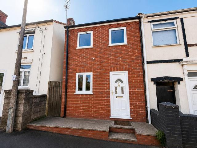 2 bedroom end of terrace house to rent