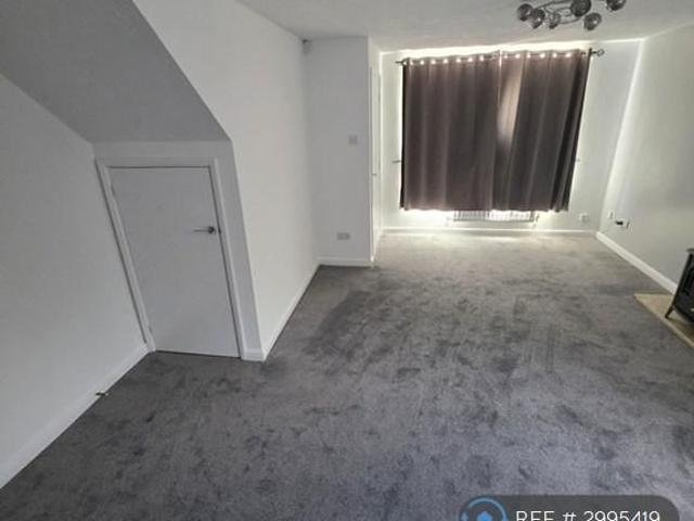 2 bedroom end of terrace house to rent