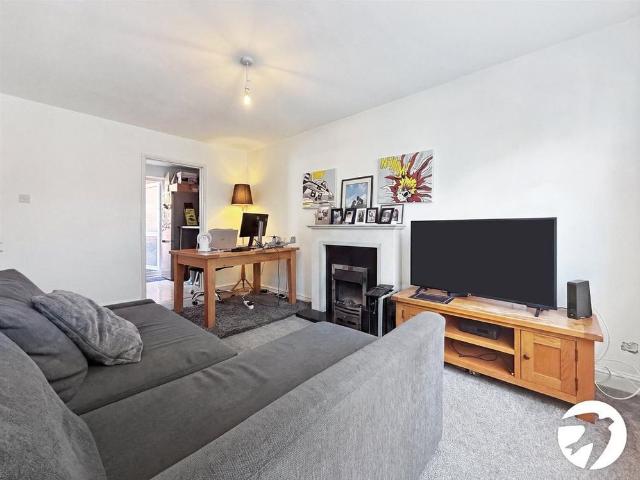 2 bedroom end of terrace house to rent