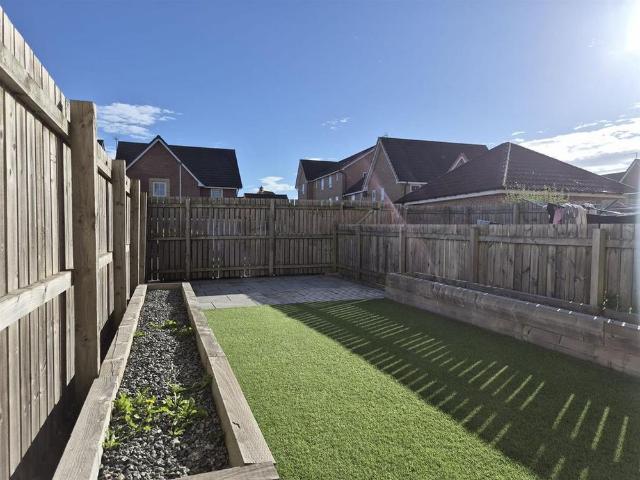 2 bedroom end of terrace house to rent