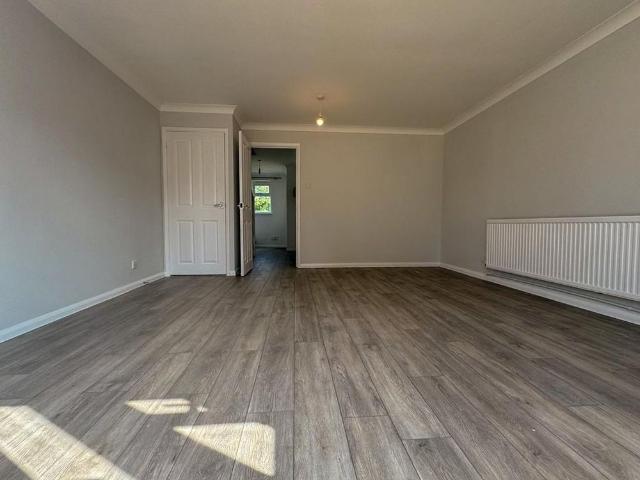 2 bedroom end of terrace house to rent