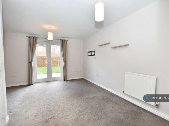 2 bedroom end of terrace house to rent