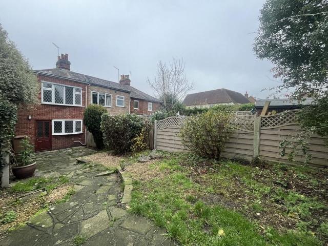 2 bedroom end of terrace house to rent