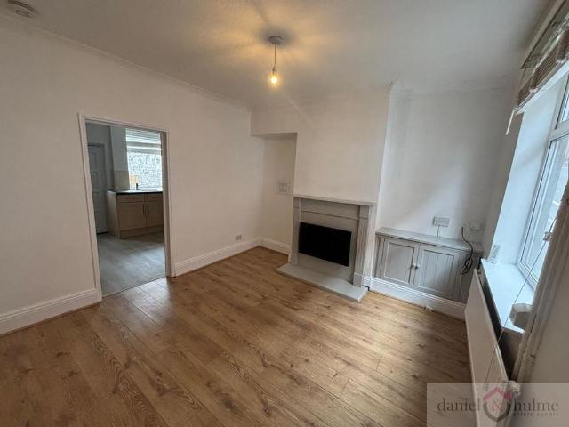 2 bedroom end of terrace house to rent