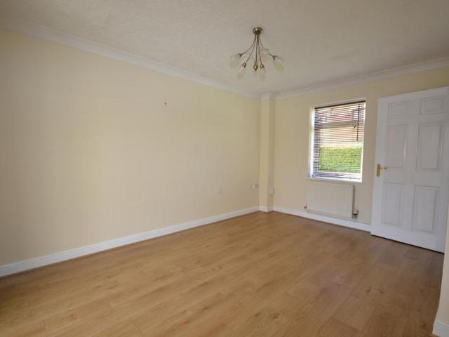2 bedroom end of terrace house to rent