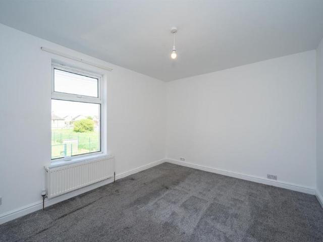 2 bedroom end of terrace house to rent