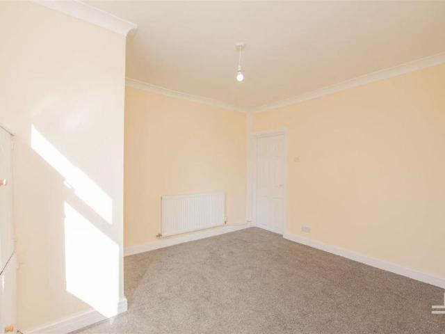 2 bedroom end of terrace house to rent