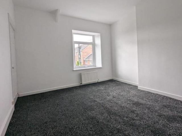 2 bedroom end of terrace house to rent