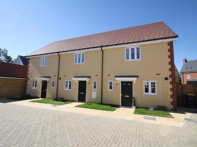 2 bedroom end of terrace house to rent