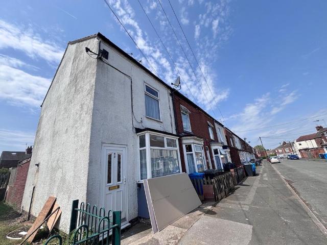 2 bedroom end of terrace house to rent