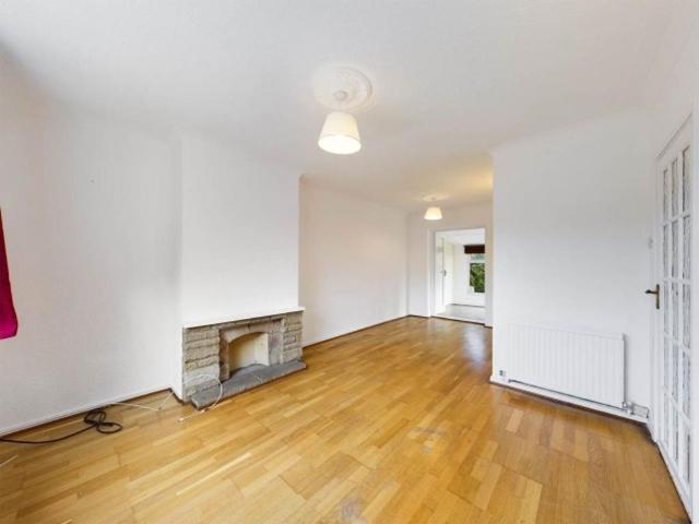 2 bedroom end of terrace house to rent