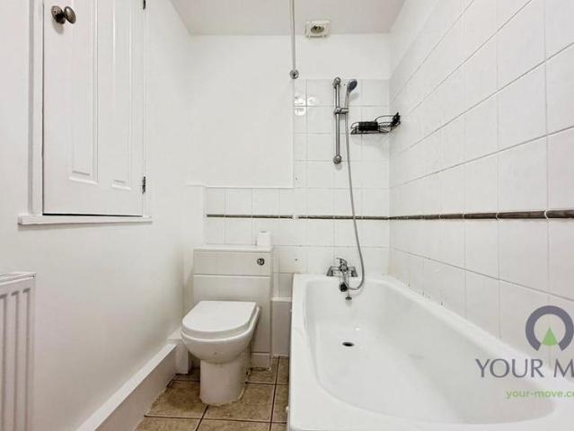 2 bedroom end of terrace house to rent