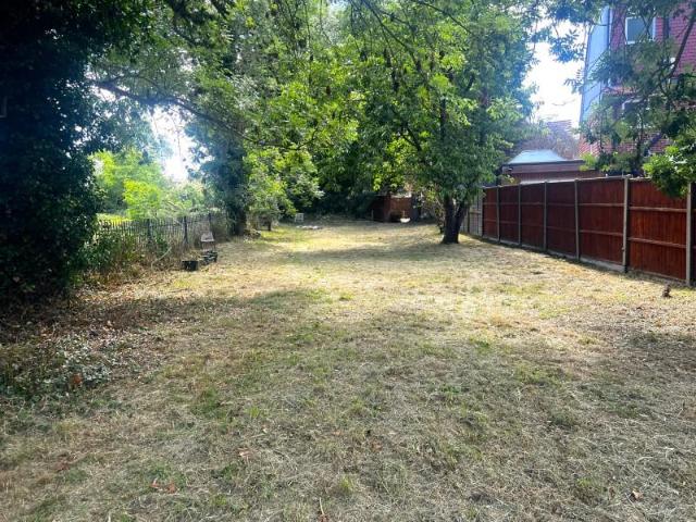 2 bedroom end of terrace house to rent