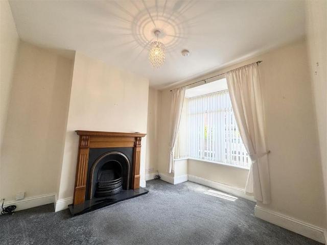 2 bedroom end of terrace house to rent