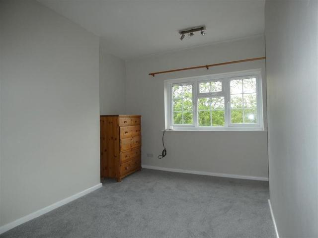 2 bedroom end of terrace house to rent
