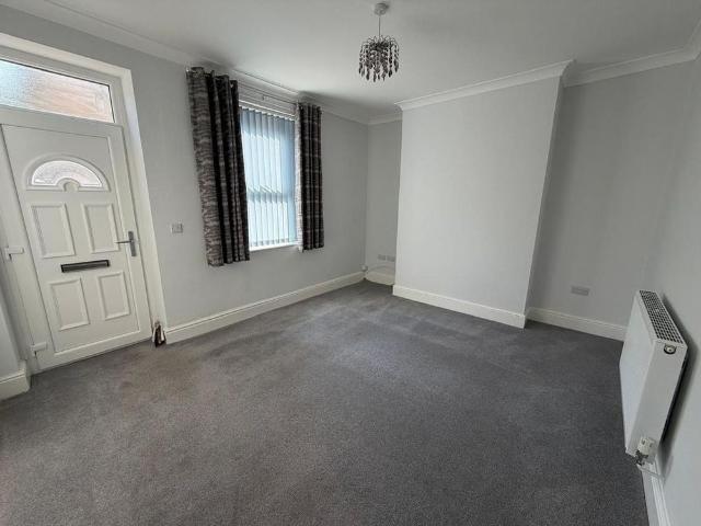 2 bedroom end of terrace house to rent