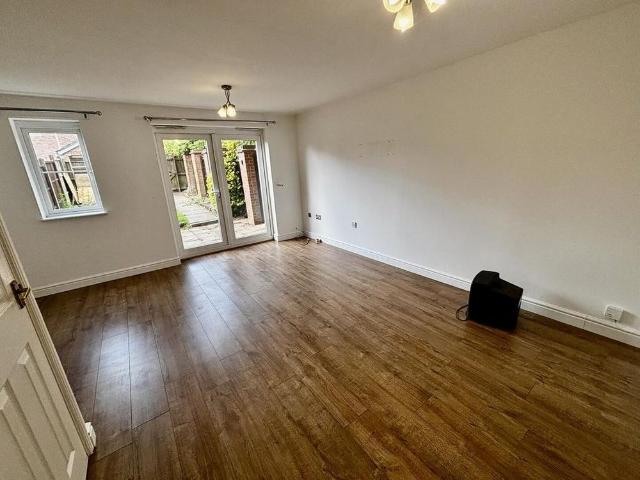 2 bedroom end of terrace house to rent