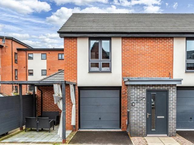 2 bedroom end of terrace house to rent