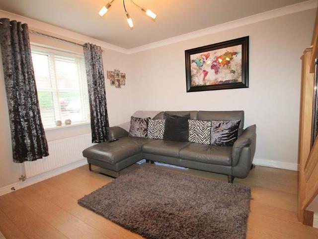 2 bedroom end of terrace house to rent