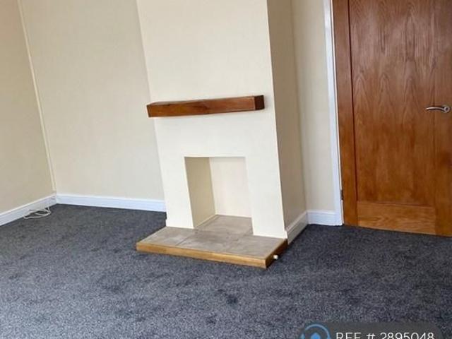 2 bedroom end of terrace house to rent