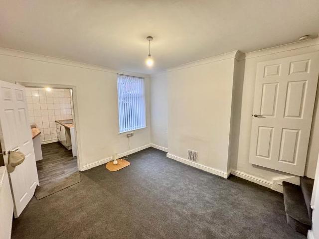 2 bedroom end of terrace house to rent