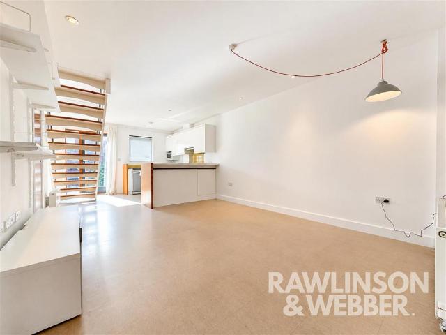 2 bedroom end of terrace house to rent