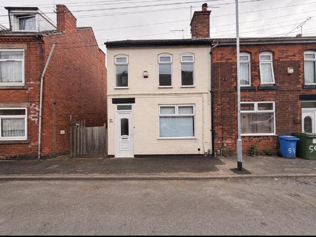 2 bedroom end of terrace house to rent