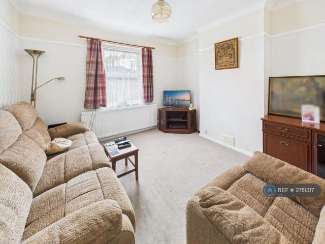 2 bedroom end of terrace house to rent