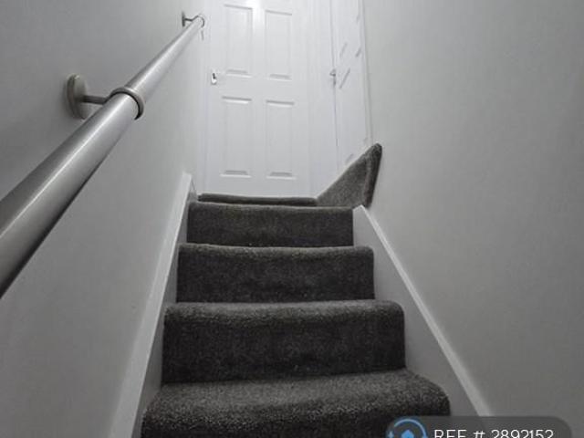 2 bedroom end of terrace house to rent