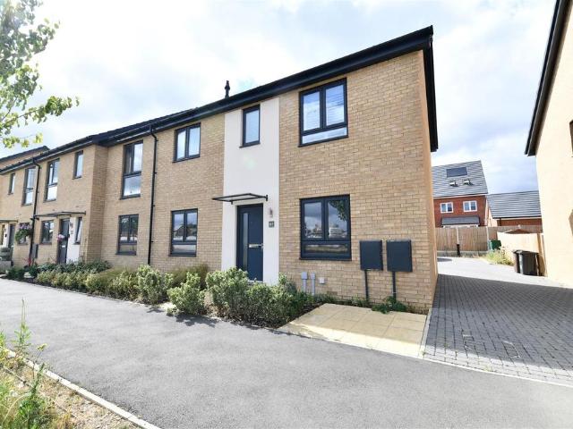 2 bedroom end of terrace house to rent