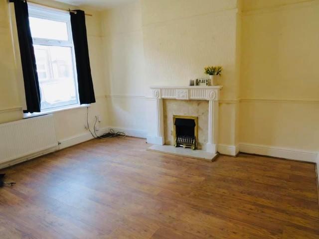 2 bedroom end of terrace house to rent